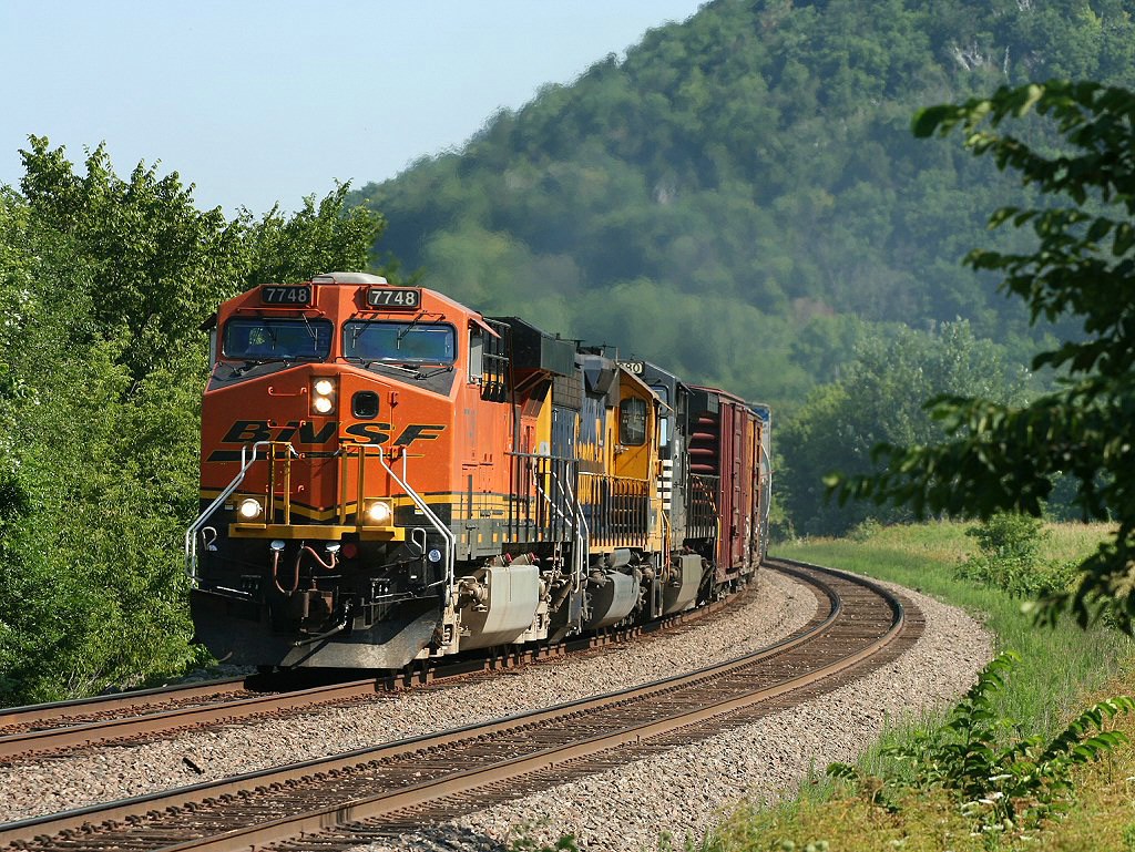 BNSF 7748